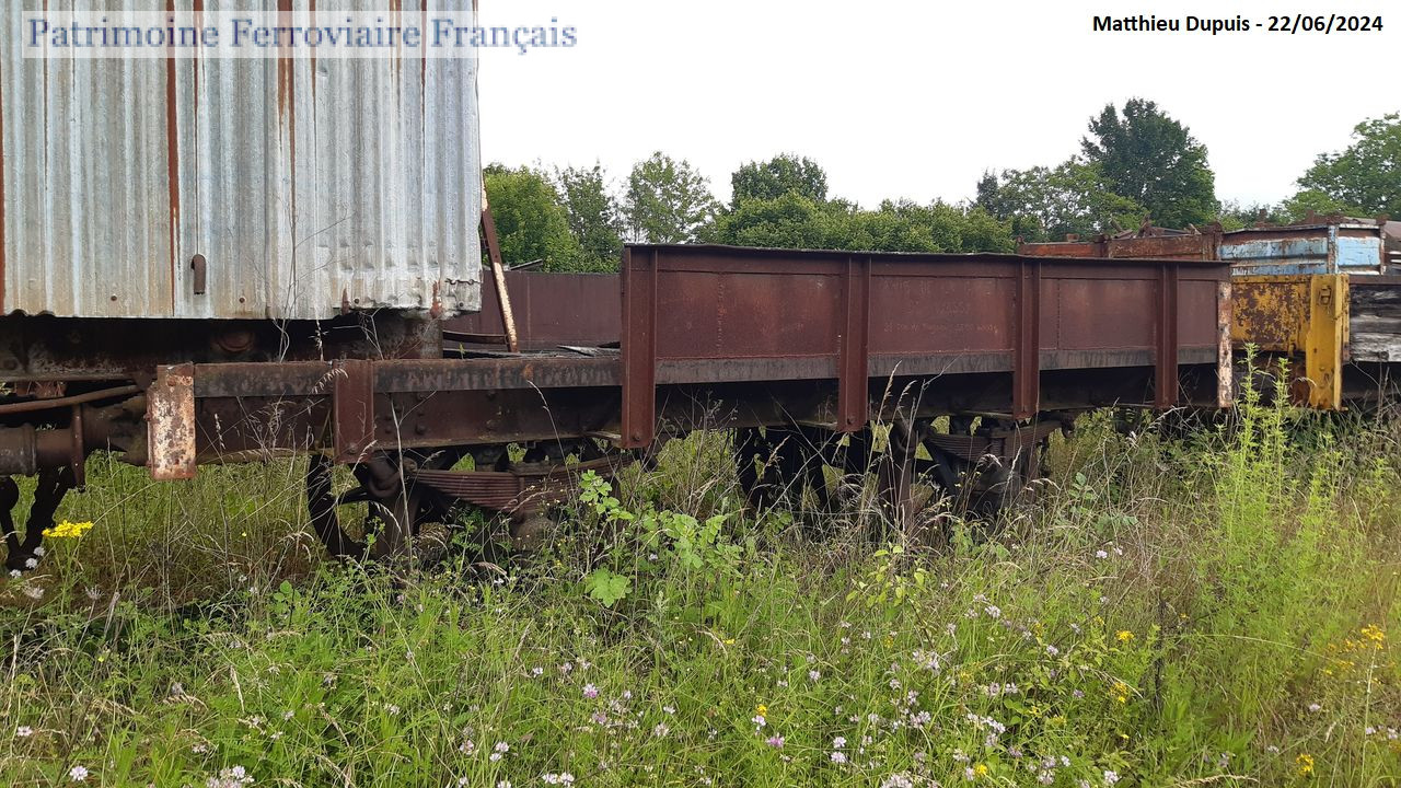 Est plat à essieux xxxx3 - Wassy - Patrimoine Ferroviaire Français