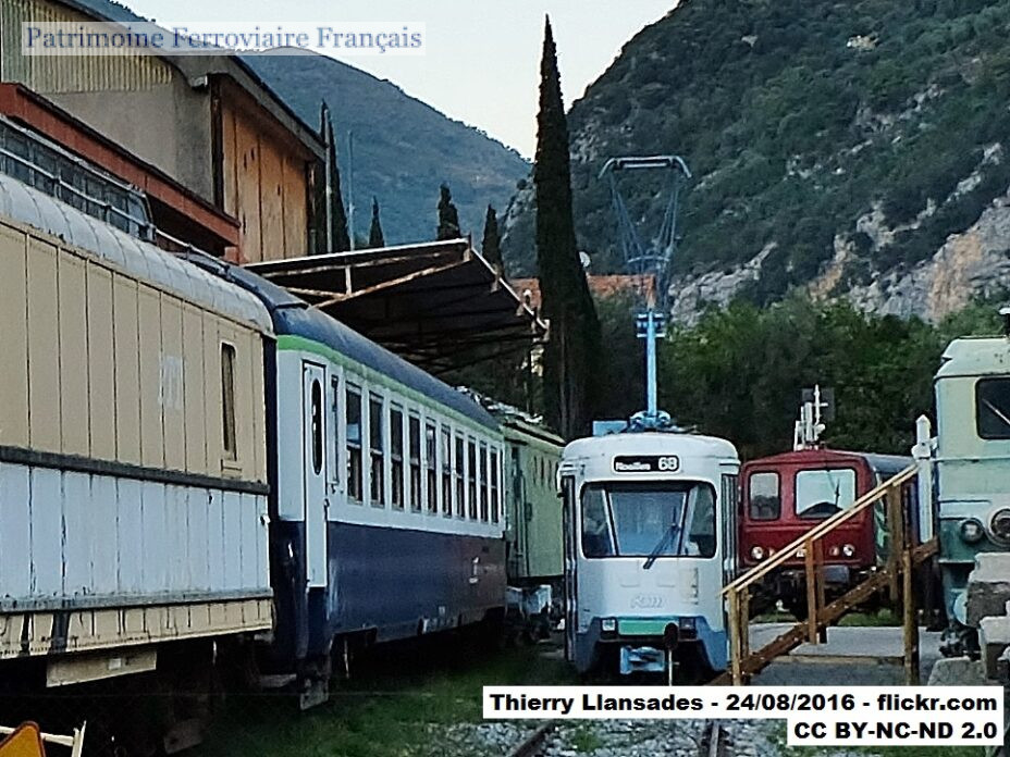 SNCF UIC-Y B9c9x 51 87 59-70 544-6 – EHPT - Patrimoine Ferroviaire Français